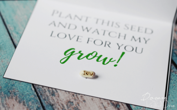 Personalized Seeds | An easy DIY with free printable cards!