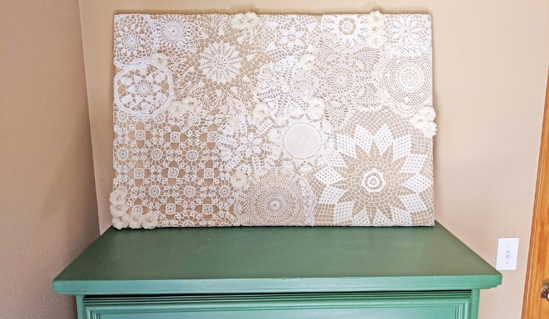 Doily Wall Art DIY | Easy way to turn old doilies into something beautiful!