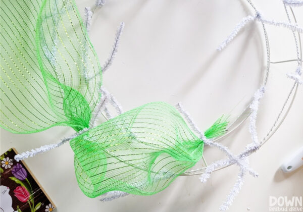 DIY Easter Mesh Wreath | Simple Mesh Wreath Tutorial!