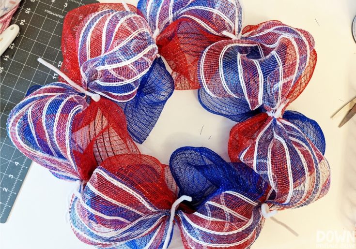 DIY Patriotic Deco Mesh Wreath | Easy mesh wreath tutorial!