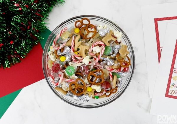 Christmas Story Snack Mix | Free printable toppers!