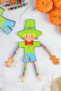 DIY Sixlets Scarecrows | Free Printables to Make This Fall Treat!